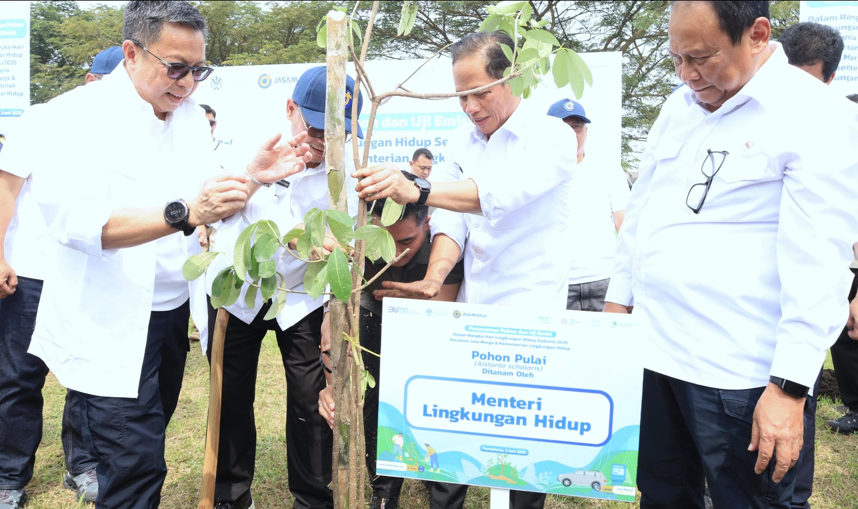 Menteri LH Pimpin Aksi Tanam Pohon dan Uji Emisi di Jalan Tol, Langkah Nyata Ciptakan Langit ...